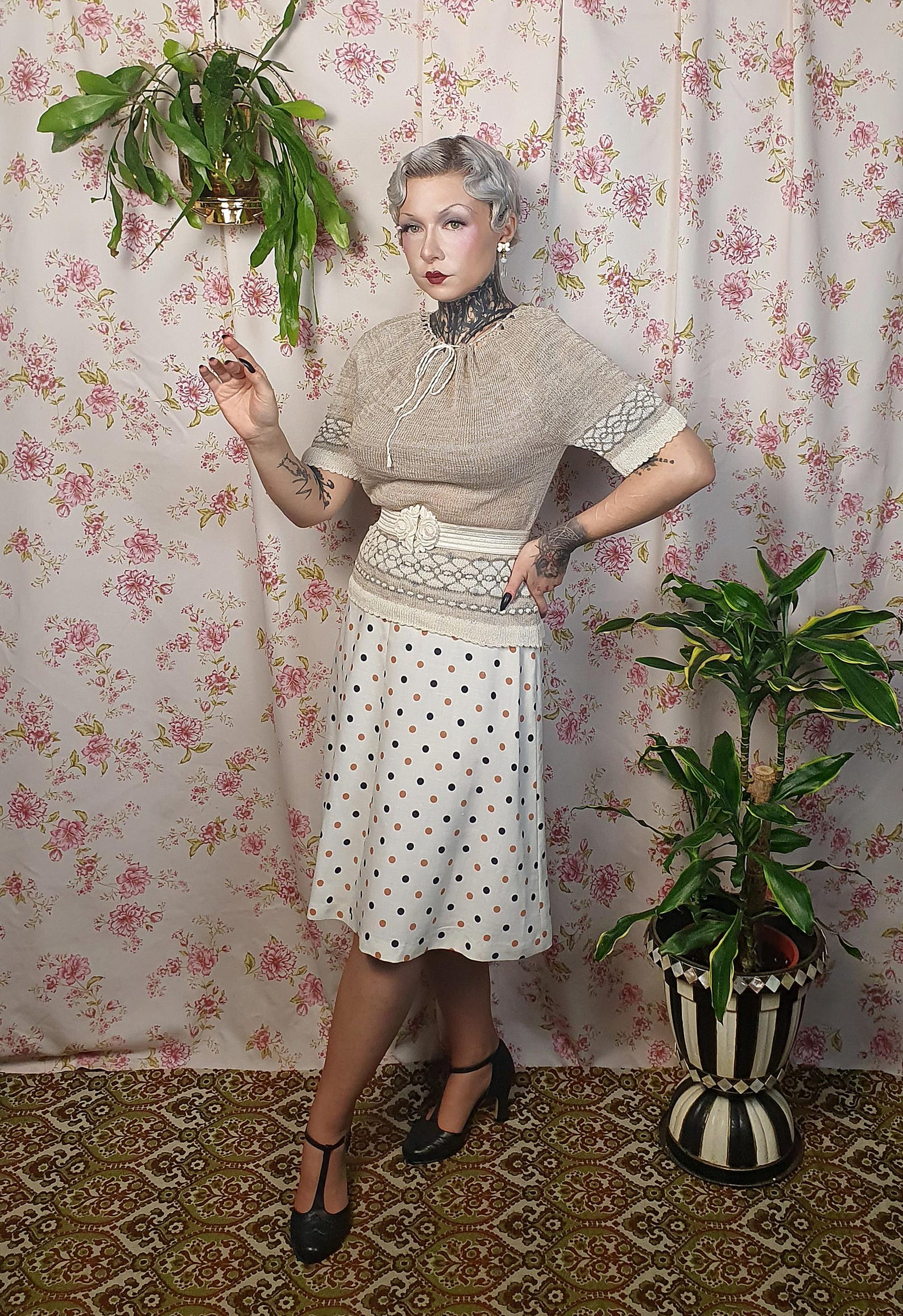 Beige White Adjustable Neckline Sweater Folk Pattern Shortsleeve Casual ...
