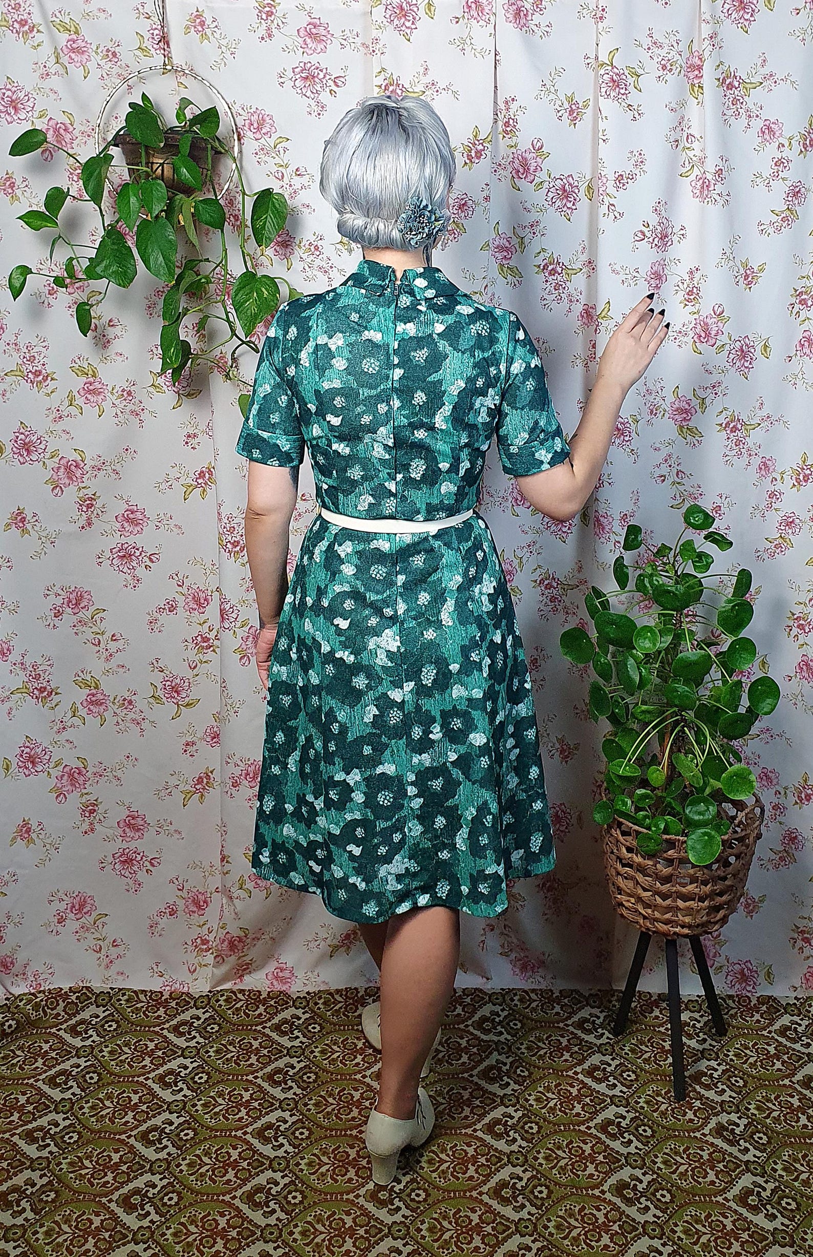 Vintage Mid-century Abstract Floral Print Green White Pointy Collar ...