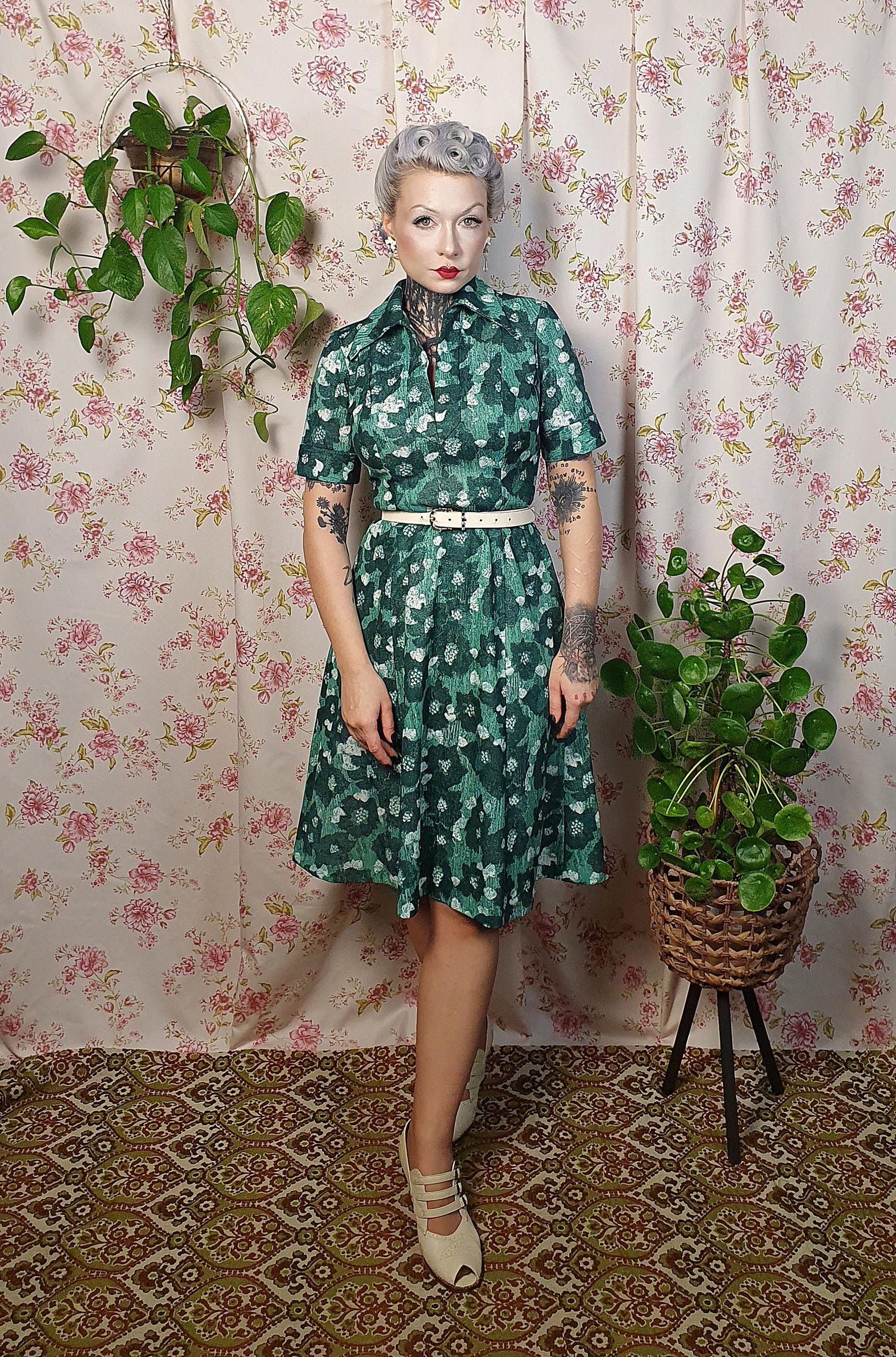 Vintage Mid-century Abstract Floral Print Green White Pointy Collar ...