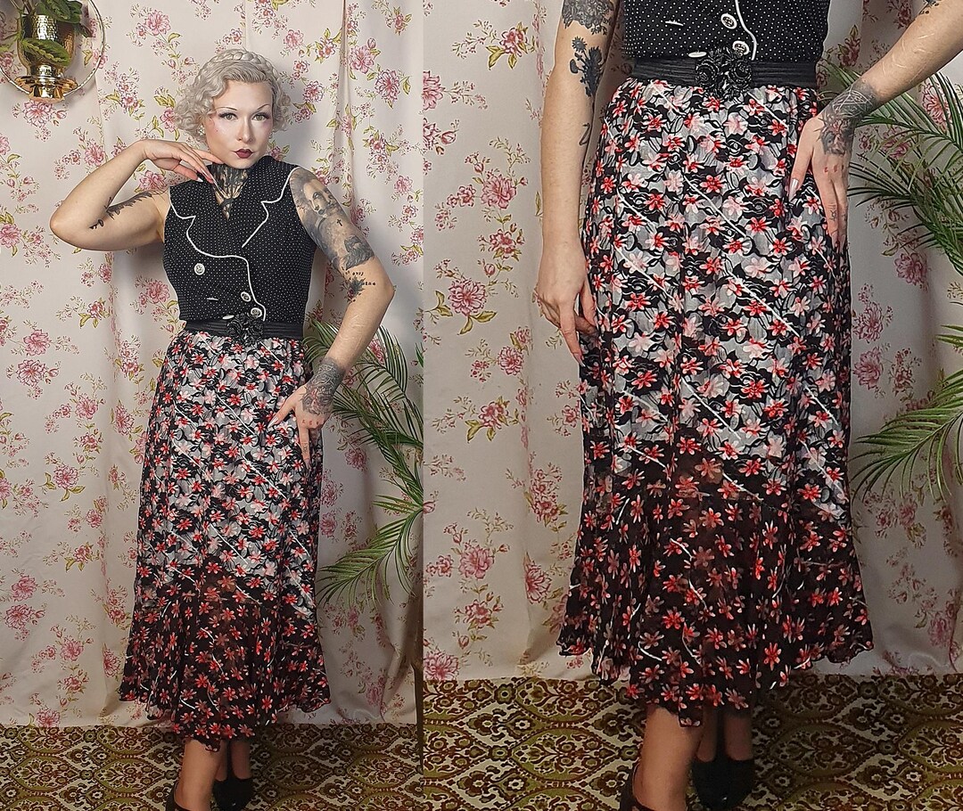 Black Lace Red Floral Sultry Hip Hugging Wiggle Fishtail Skirt in a ...