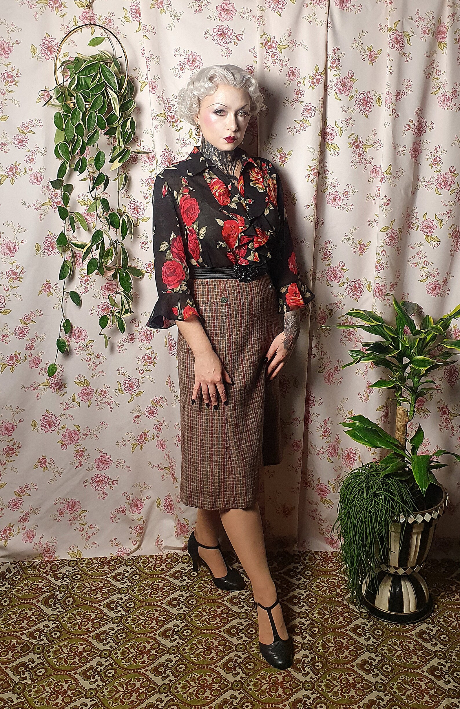 Vintage Black Red Ruffle Collar Half Sleeve Ruffle Cuff Blouse -UK12-16 ...