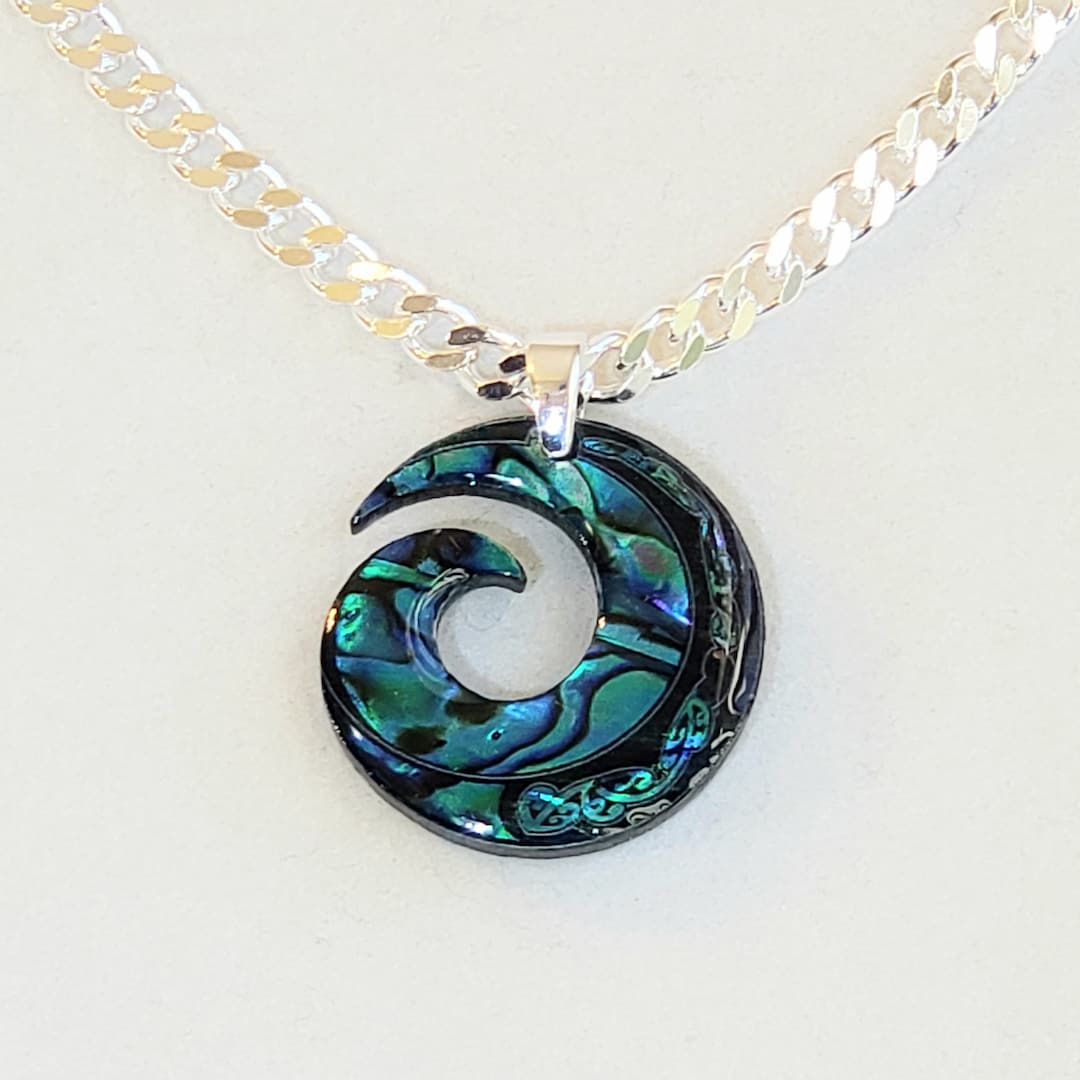 Men's Paua Shell Round Pendant, Necklace in Shades of Blue, Turquoise ...