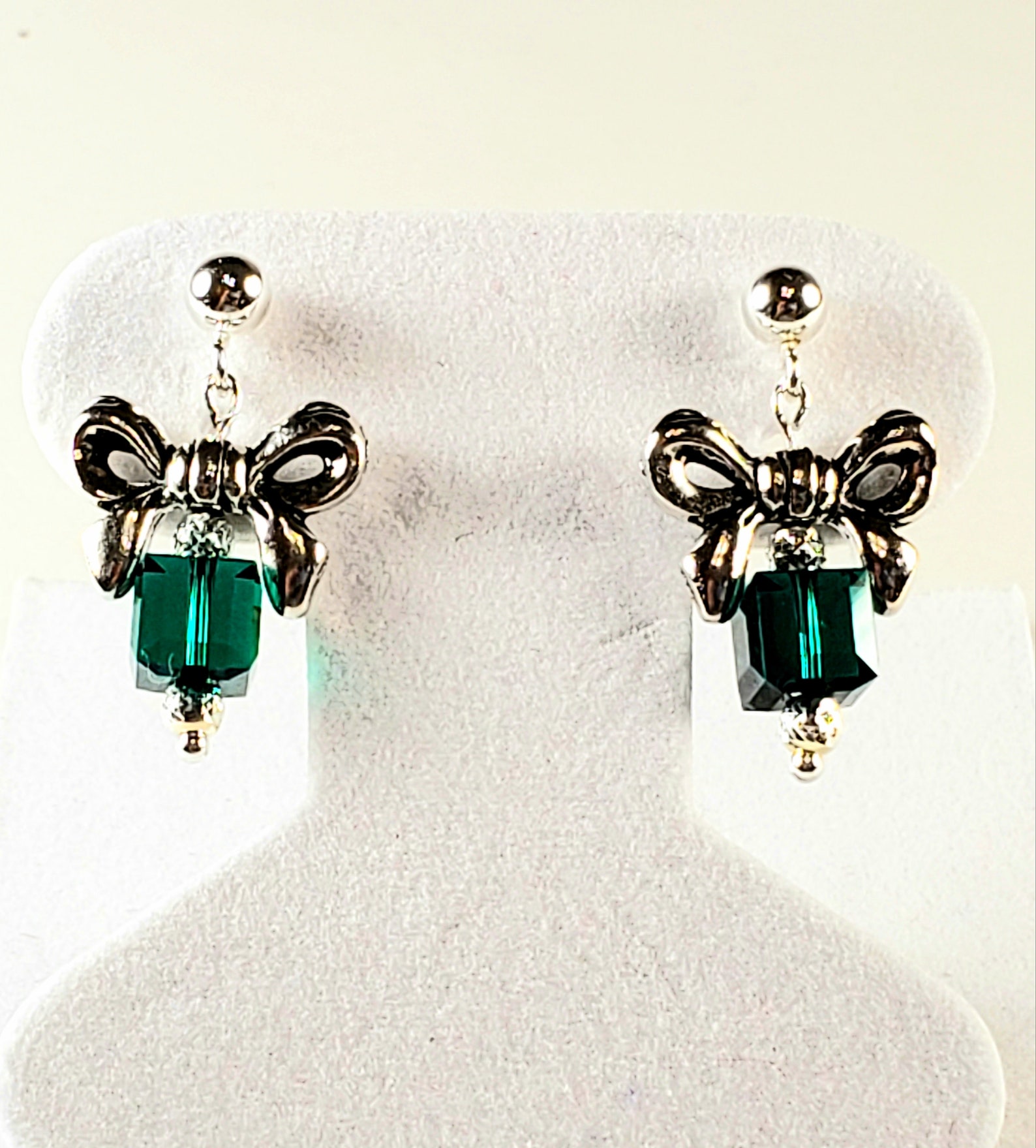 Antique Gold Bow Earrings With Swarovski Faceted Crystal - Etsy