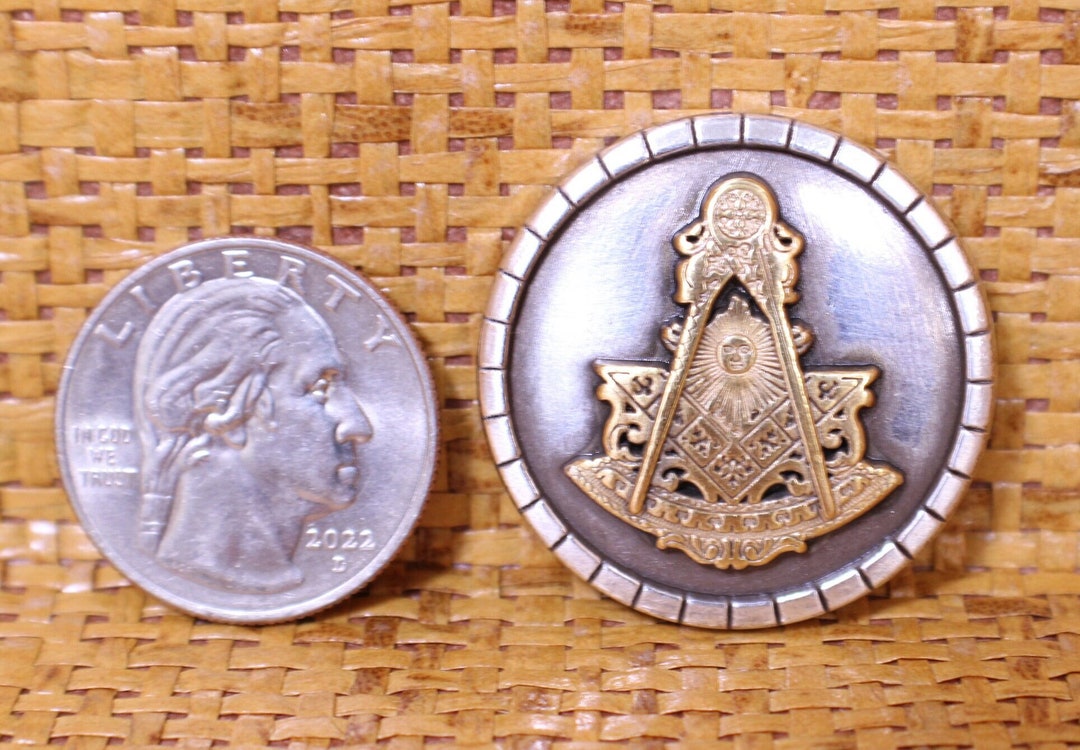 1-C660 Past Master Masonic W/ Gold Concho 1 1/4 Screw Back - Etsy