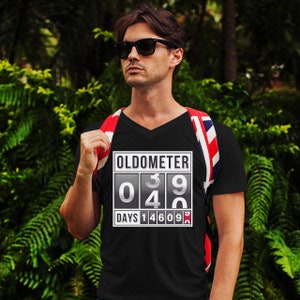 Oldometer 39-40 V-neck T-shirt Funny, Odometer, Turning 40, Anniversary ...