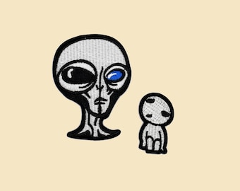 Alien Head Iron-on Patch, Extraterrestrial Alien Badge, Sew on Patch ...