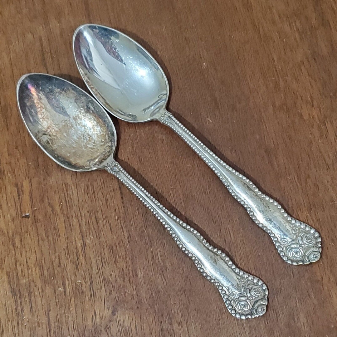 WM Rogers Six Beaded Edge Roses & Flowers Teaspoon Spoon Set of 2 ...