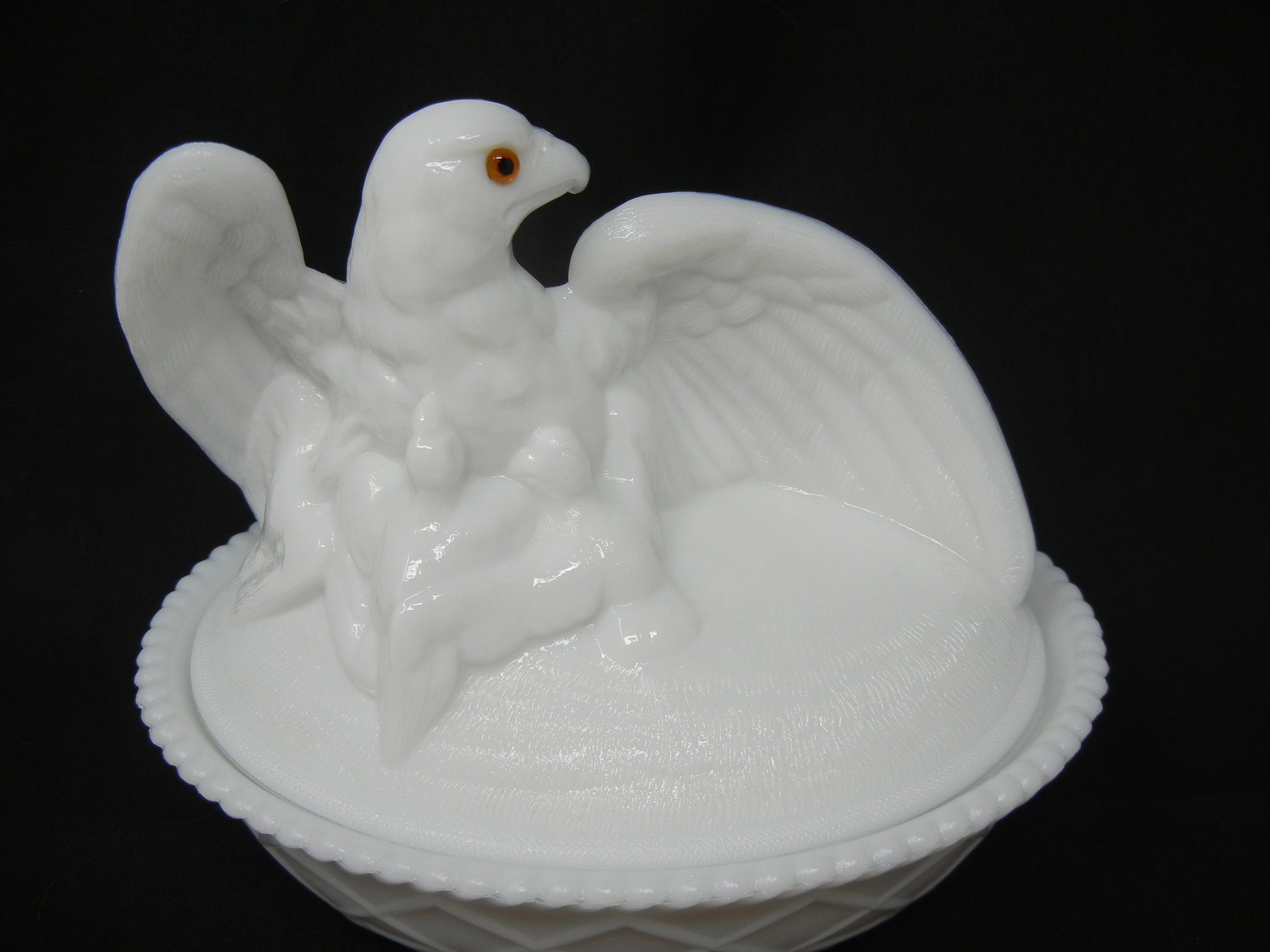 Westmoreland White Milk Glass Eagle on Nest With Chicks - Etsy