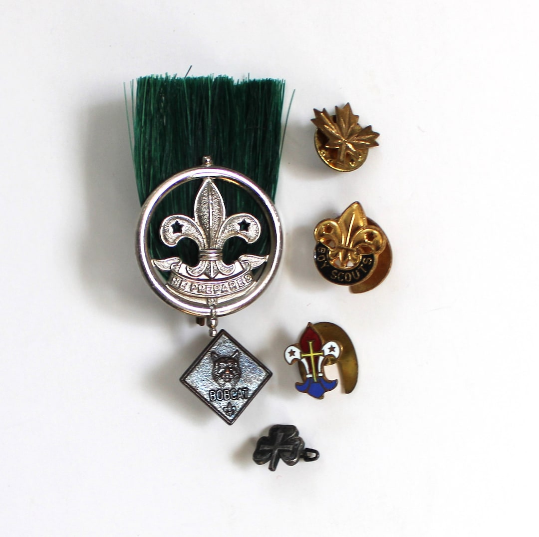 Vintage Boy Scouts “GREEN Plume" Hat Badge Cotter Pin ~ Canadian Pins ...