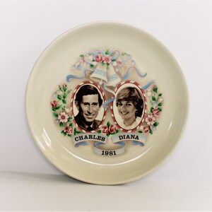 1981 Prince Charles and Princess Diana Portrait Porcelain Wedding Plate ...