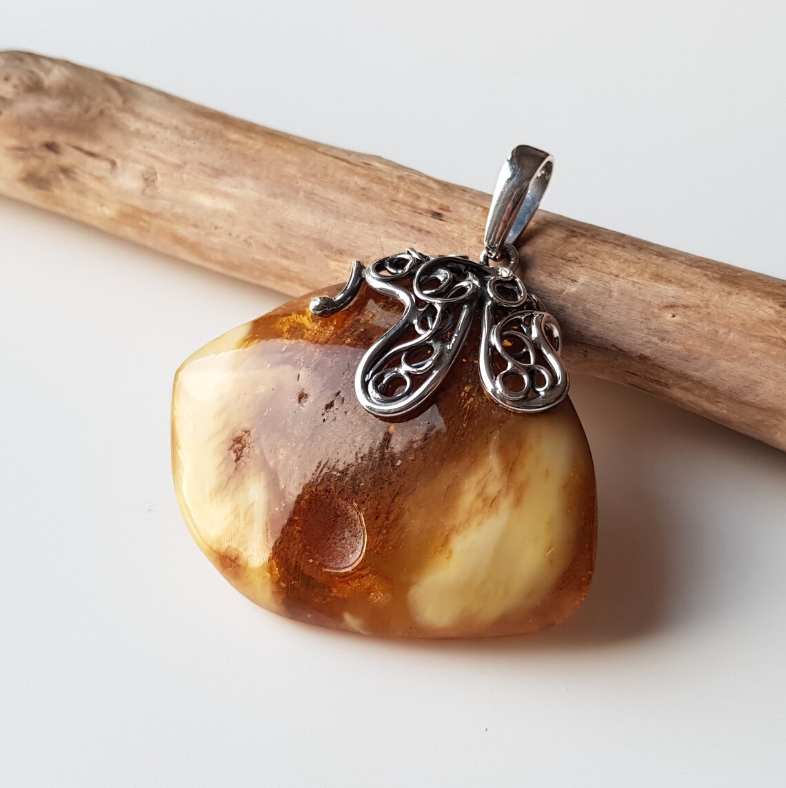 Énorme, pendentif brut en ambre de la Baltique, pendentif ambre blanc ...