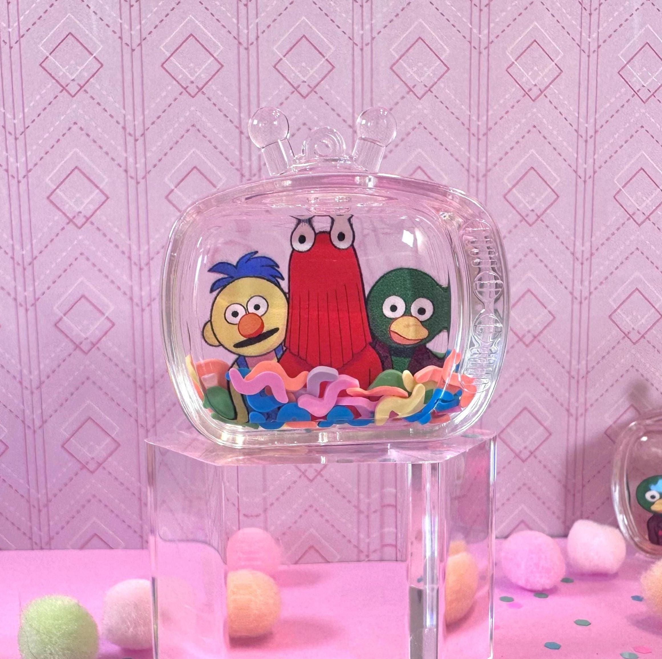 Don’t Hug Me I’m Scared DHMIS Liquid Shaker TV Keychain - Acrylic Charm ...