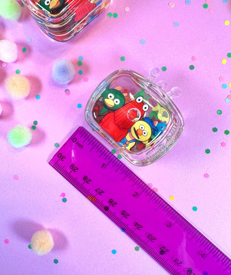 Don’t Hug Me I’m Scared DHMIS Liquid Shaker TV Keychain - Acrylic Charm ...