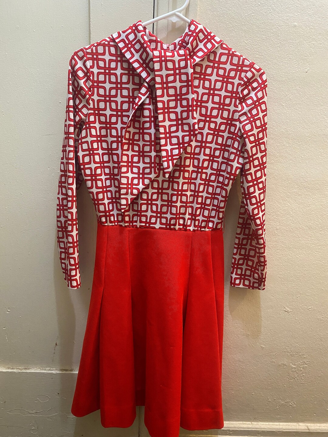 1960’s Mad Men Mod Era White and Red Polyester Long Sleeve Patterned ...