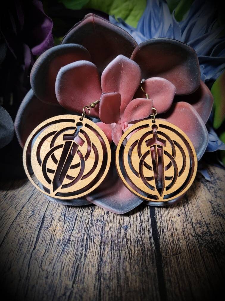 Clan DunBroch Brave Merida Woodcut Earrings | Etsy