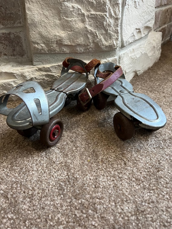 antique metal Roller skates from 1940's ~ Pair of rol… - Gem