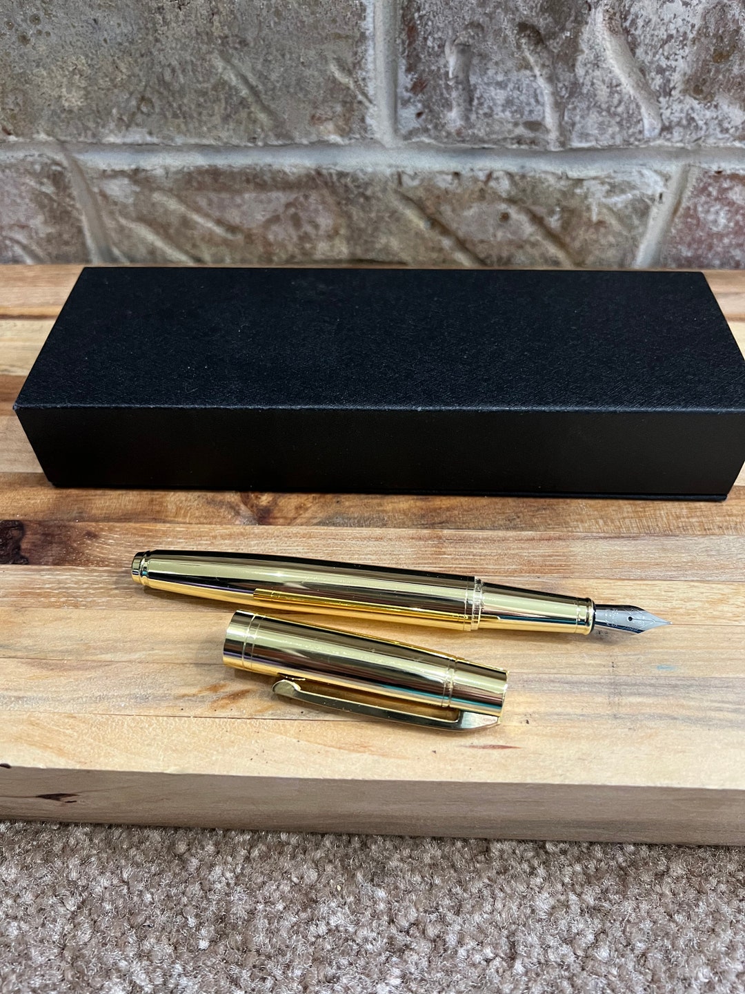 Gold Calligraphy Fountain Pen ~ Brand New Fountain Pen With Case ~ Nib ...