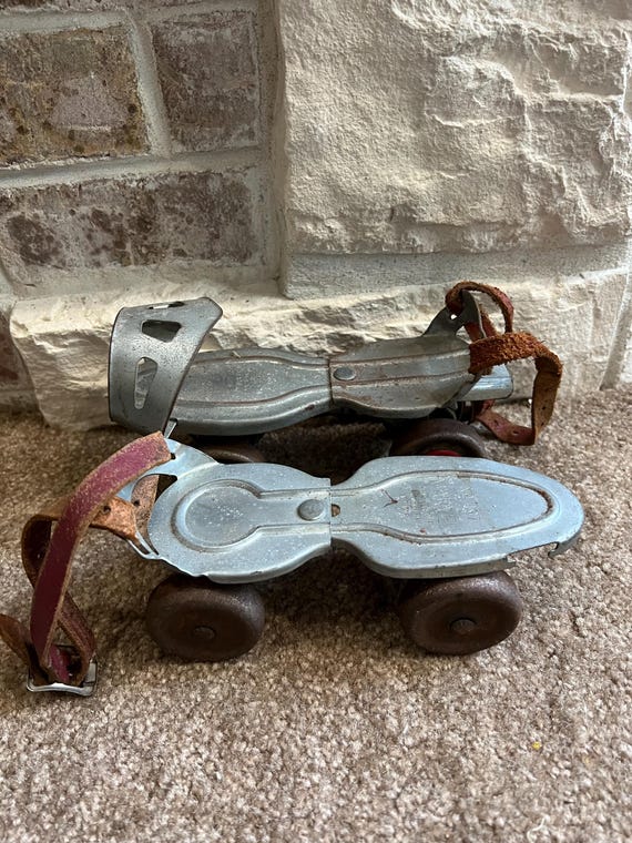 antique metal Roller skates from 1940's ~ Pair of rol… - Gem