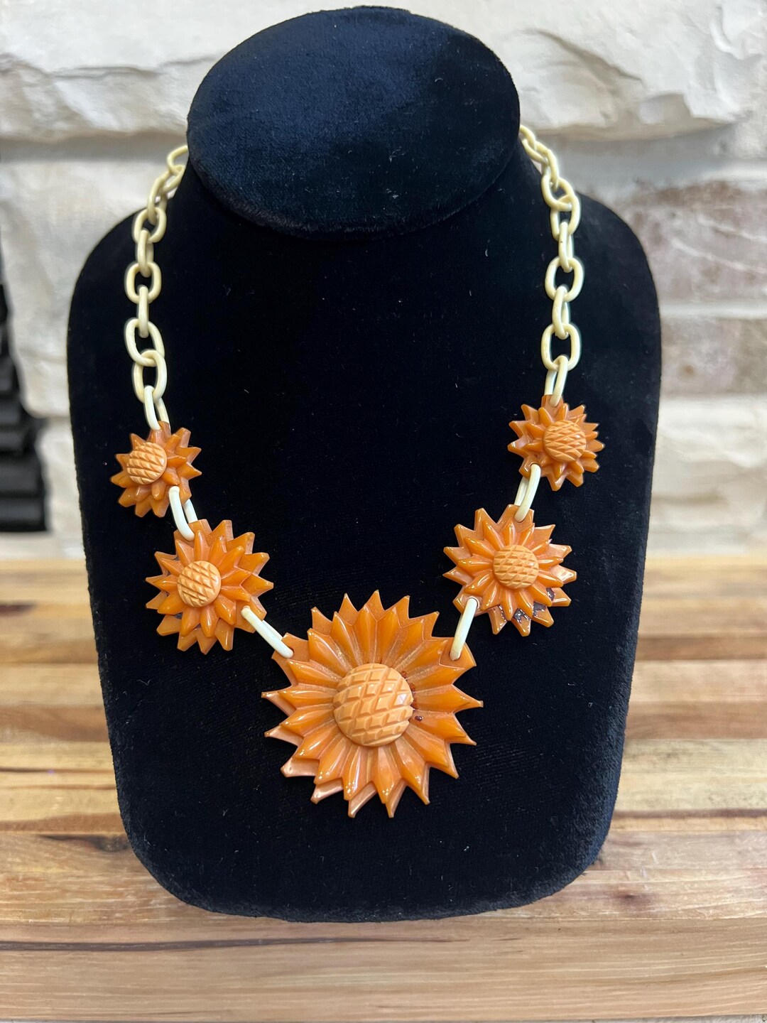 Bakelite Flower Necklace Bakelite Chain Necklace With Sun Flowers. - Etsy