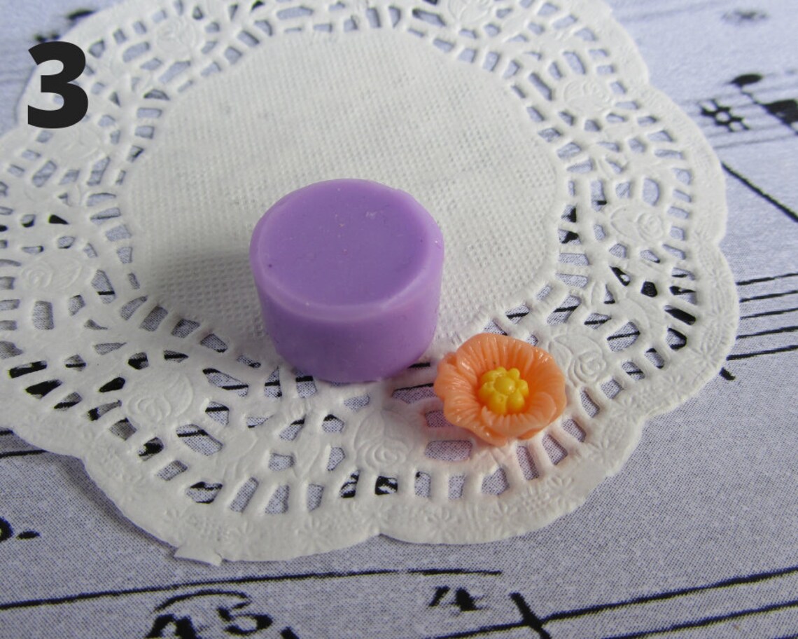 Silicone molds in the form of Miniature Flowers of various | Etsy