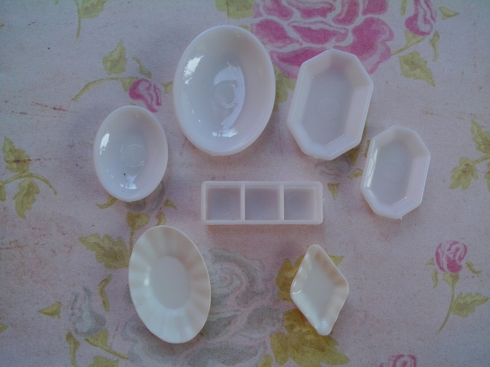 Silicone 3d-molds in the Form of Dishes of Different Shapes and Sizes ...