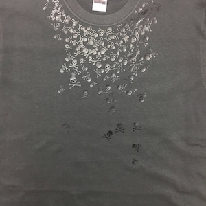 Noctis Skulls T-shirt - Bold, Edgy, and Unique Final Fantasy Noctis ...