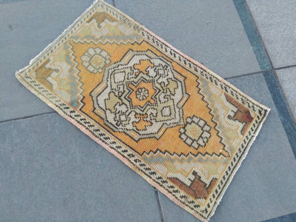 Small vintage rug Little decorative carpet Small turkish rug | Etsy