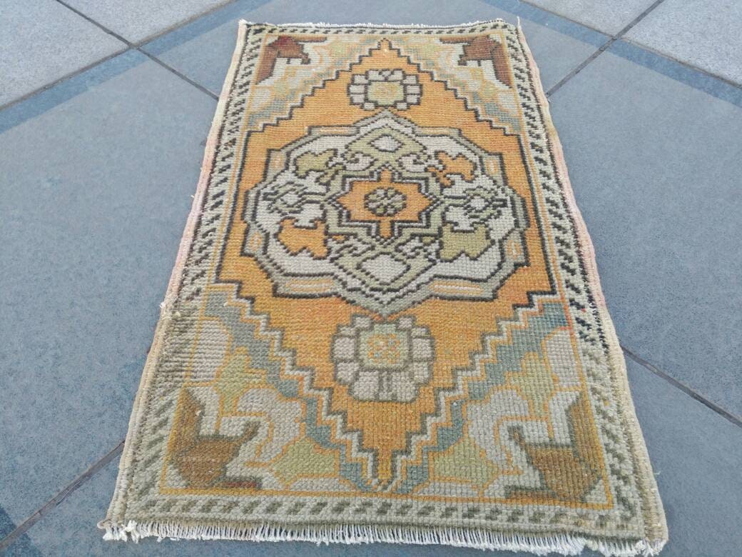 Small vintage rug Little decorative carpet Small turkish rug | Etsy