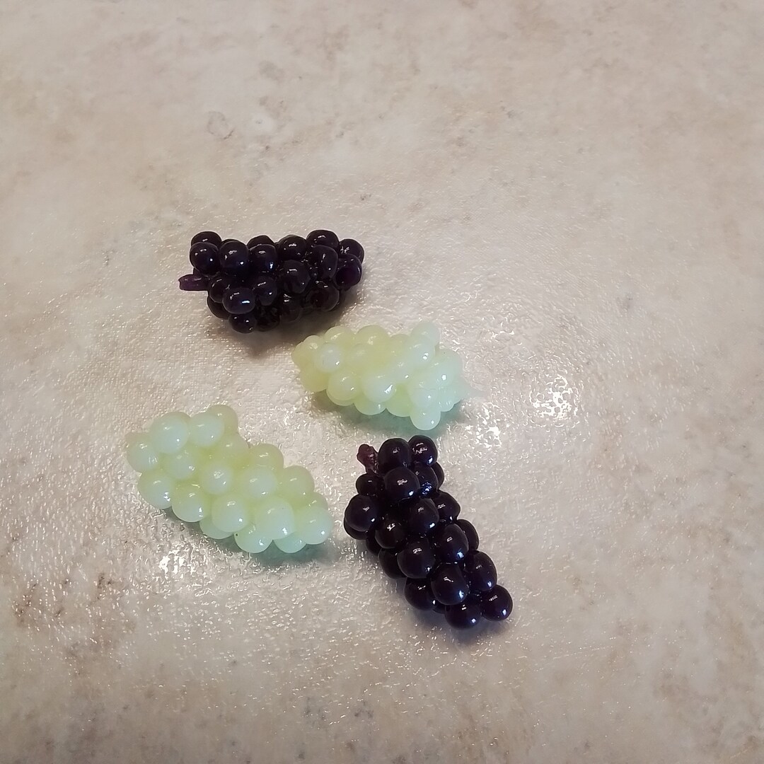 Dollhouse Grapes, Green Grapes, Purple Grapes, Scale 1:12, Food ...