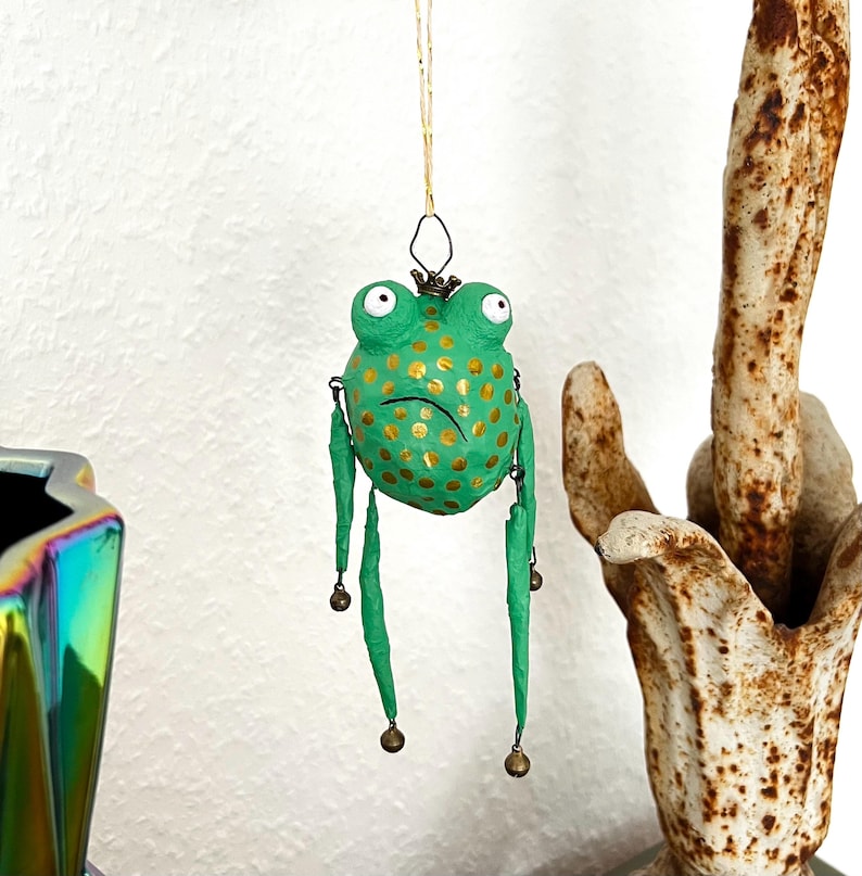 Grumpy Frog, hängender Frosch, Froschglöckchen, Frosch zum Aufhängen ...