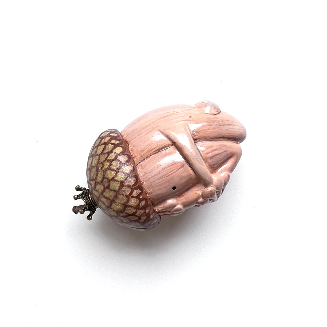 The Acorn Frog, Frog Figurine, Small Frog, Acorn, Frog Sculpture, Mini ...