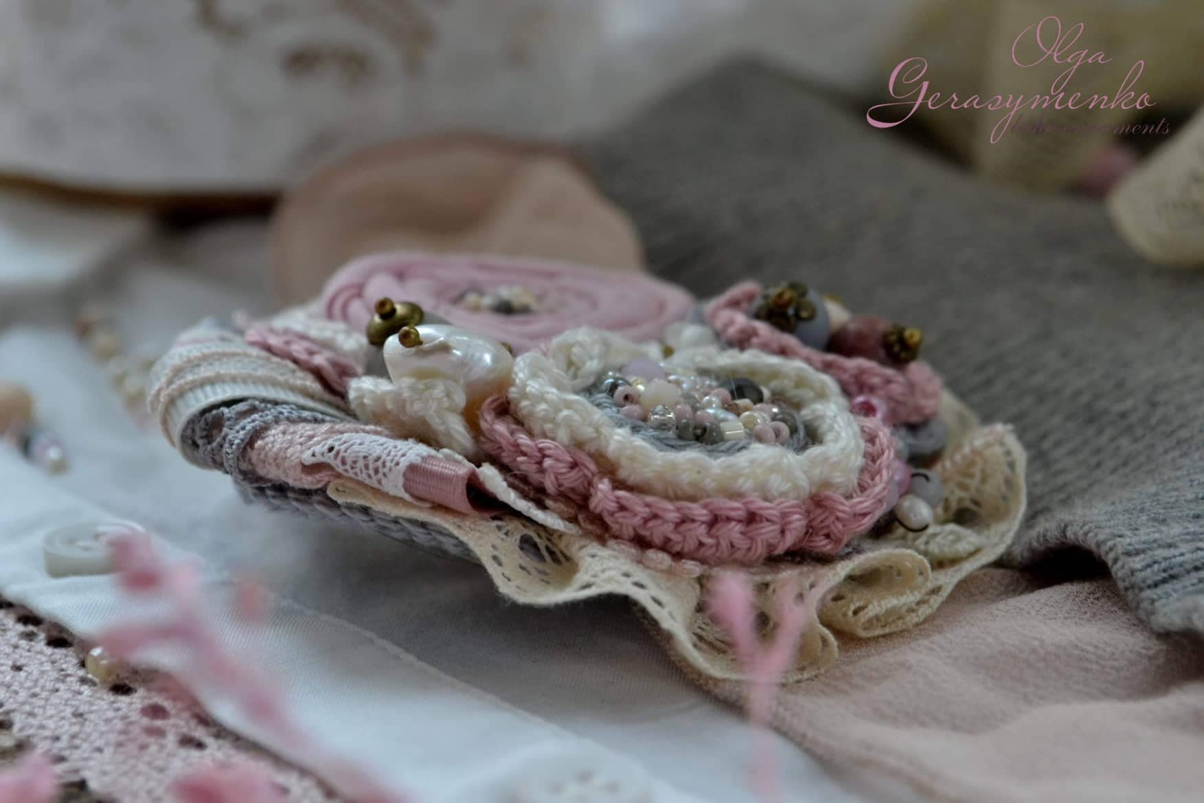 Crochet flower brooch pink brooch dress bead brooch elegant | Etsy