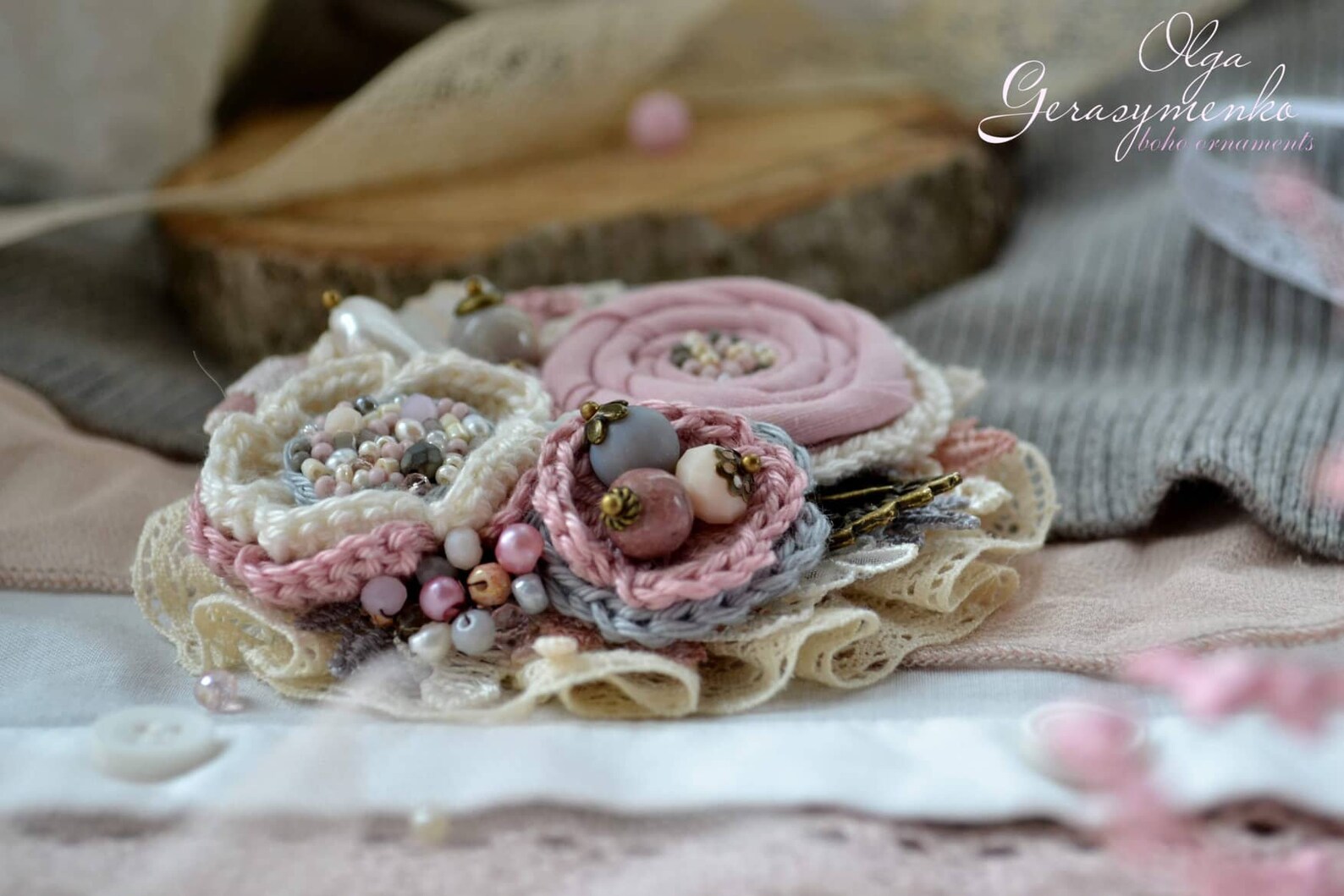 Crochet flower brooch pink brooch dress bead brooch elegant | Etsy