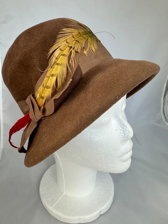 vintage brown feathered hat - Gem