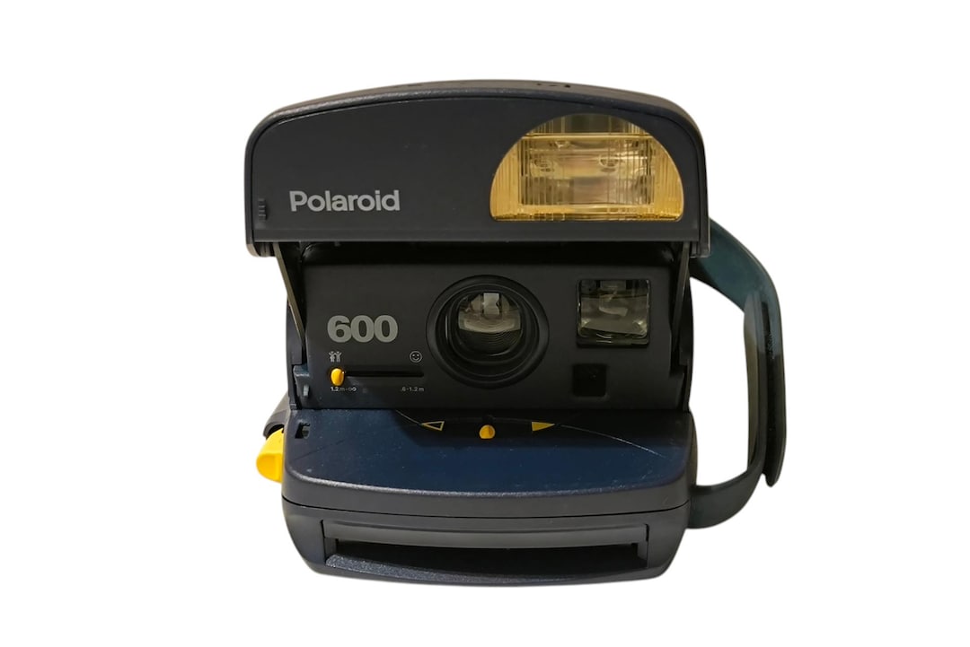 Polaroid 600 - Vintage Instant Photo Camera, Great Condition, 1990s - Etsy