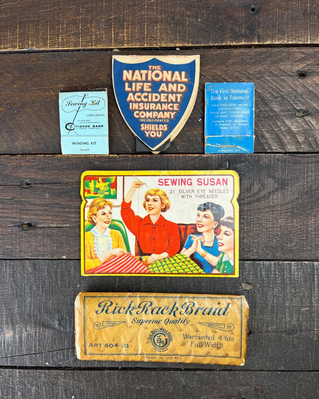 Vintage Sewing Notions 1940s SEWING SUSAN Needle Books, Mending Kits ...