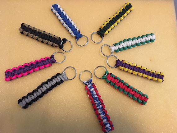 29 DIY Paracord Keychains - The Funky Stitch