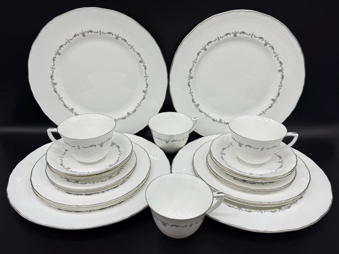 Royal Worcester Silver Chantilly 5 Piece Place Settings(4) Bone China ...