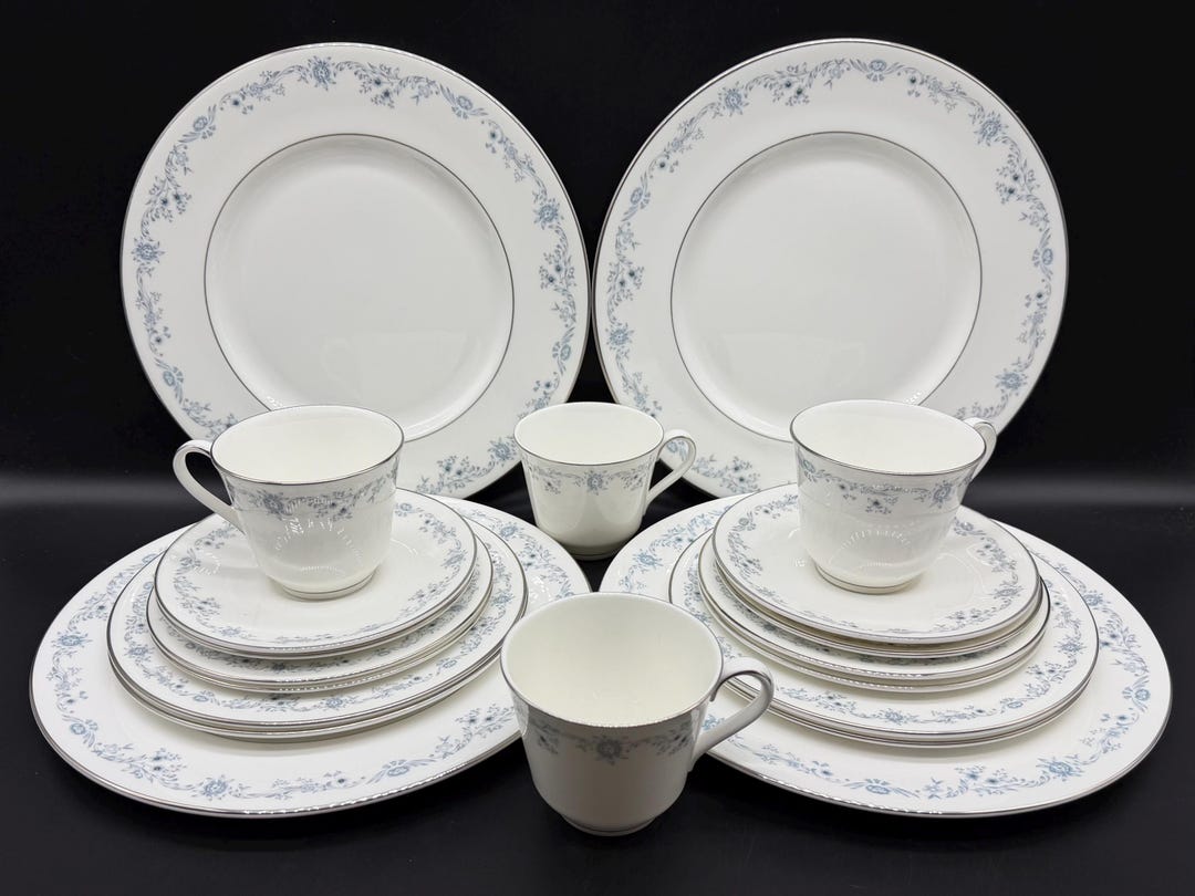 Royal Doulton Angelique 5 Pieces Place Setting X 5 Bone China England ...