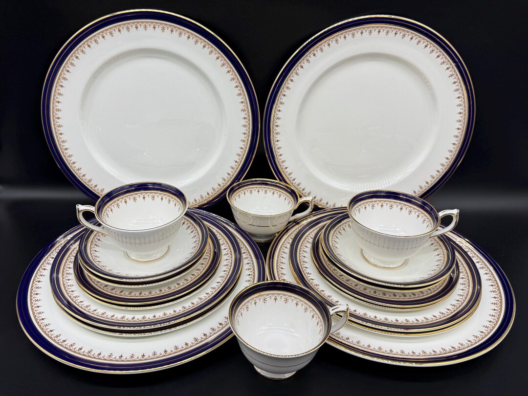 Aynsley Leighton 5 Pieces Place Setting X 4 Bone China England 20 ...