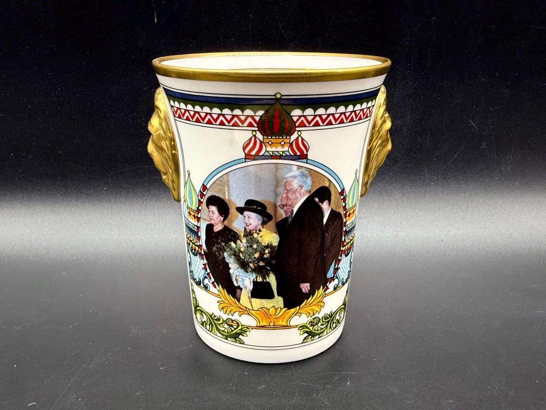 Sutherland 1994 Queen Elizabeth II Visit to Russia Lion Head Beaker ...