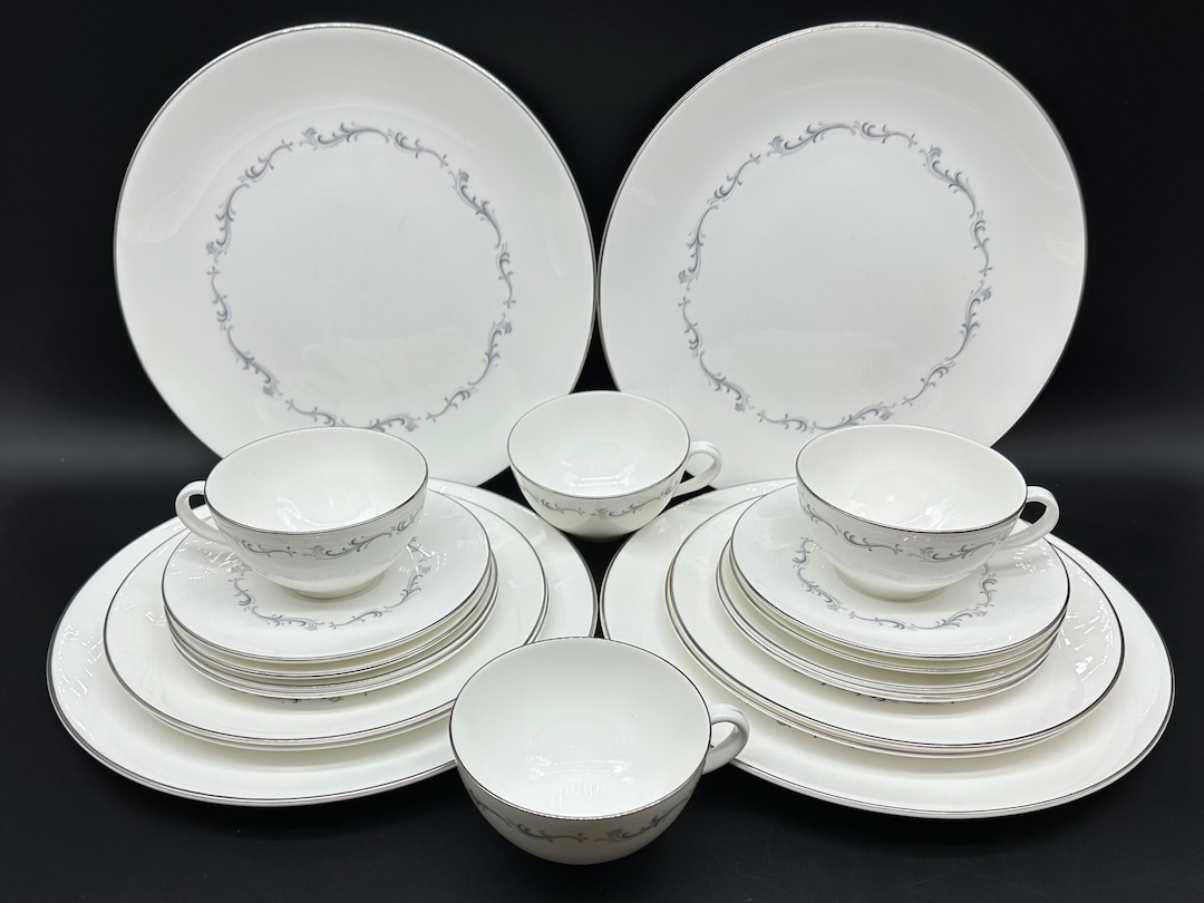 Royal Doulton Coronet 5 Piece Place Setting X 4 Bone China England 20 ...