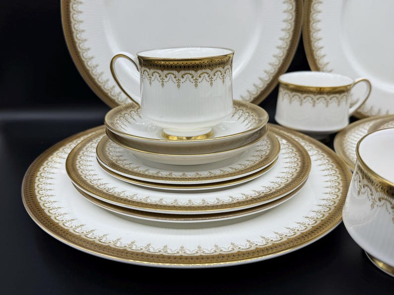 Paragon Athena 5 Piece Place Setting X 4 Bone China England 20 Pieces ...
