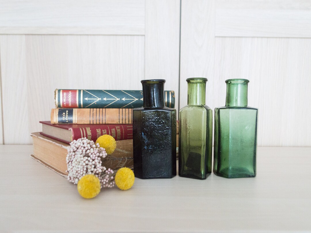 Apothecary Bottle Antique Green Glass Display Photo Prop Pharmacy ...