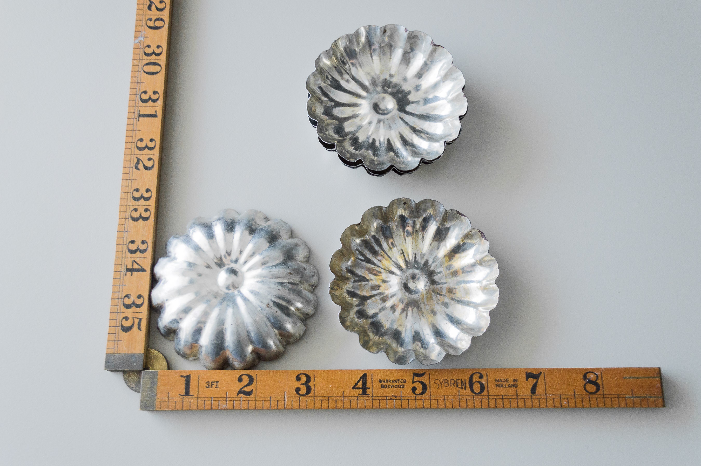 Baking Molds Shabby Worn Fluted Floral Shallow Jello Food Photo Props ...