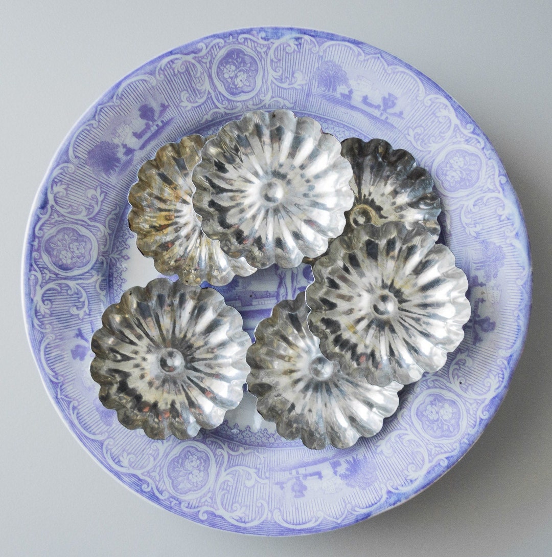Baking Molds Shabby Worn Fluted Floral Shallow Jello Food Photo Props ...