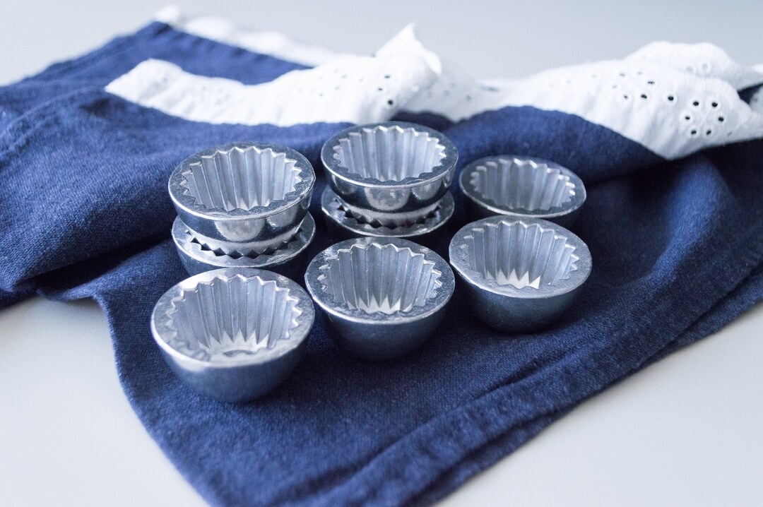 Mini Cupcake Cups Set of 8 Fluted Baking Molds Food Photo Prop - Etsy