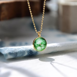 Natural Type A Burma Jadeite Jade Circle Shape Au750/18k Gold Pendant ...