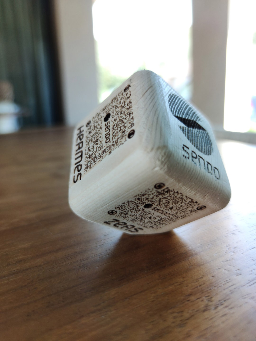 10 QR Code Menu on Cube for Bar and Restaurant, Scannable QR Code for ...