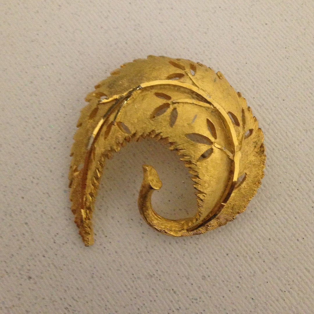 Vintage BSK Brooch Gold Leaf Pin Retro Jewelry - Etsy